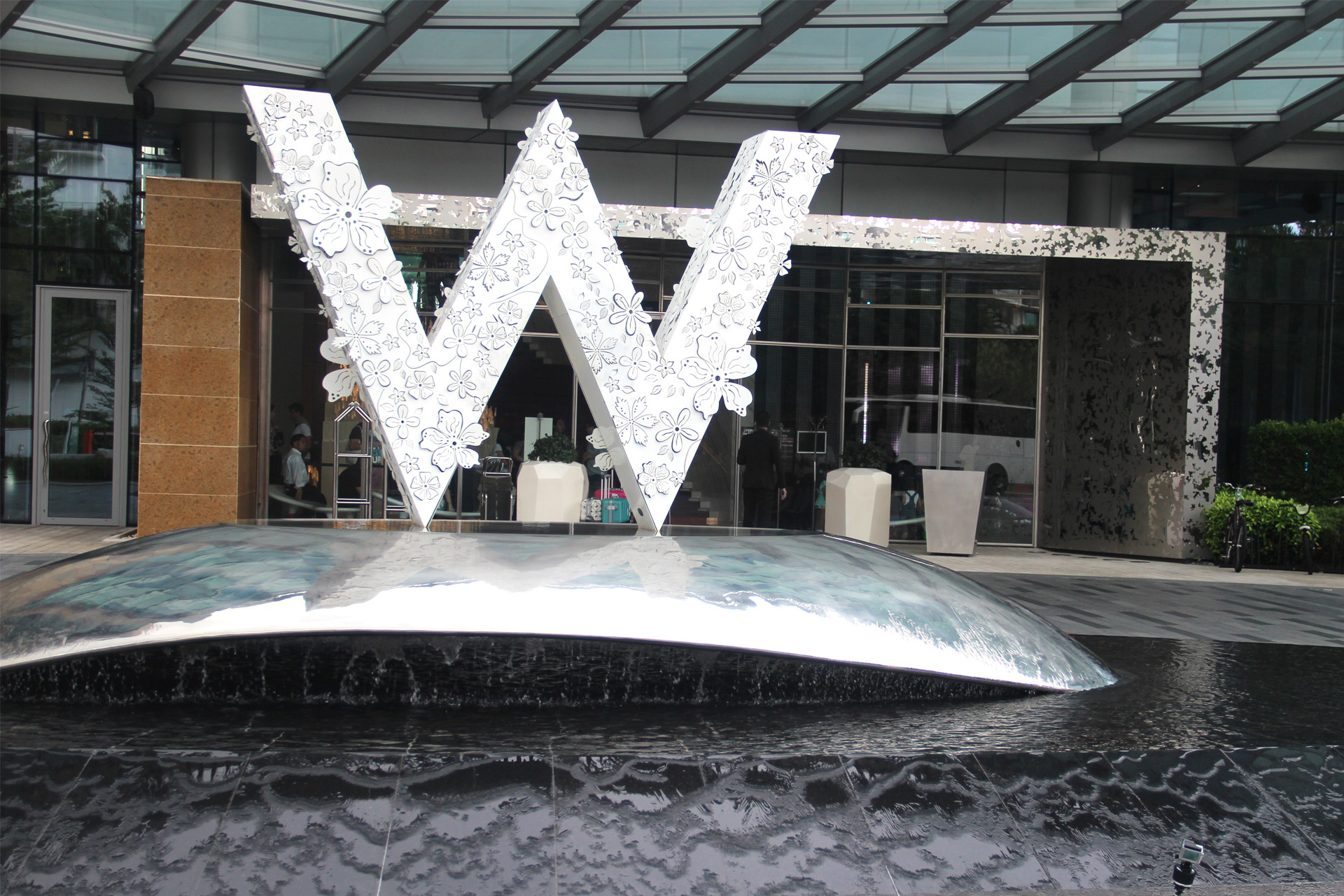 Stay FIT with W Hotel and Tara Stiles Part 1 - Karen Ashley